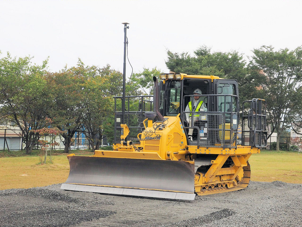 既存ブルドーザーをスッキリICT化！トプコンが後付け用3DMCを発売 | 建設ITブログ